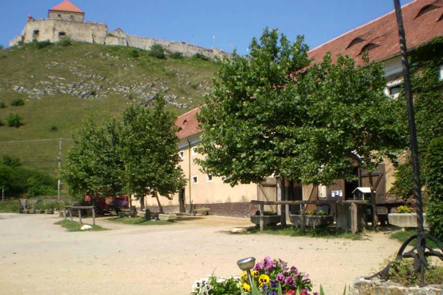 Capári lovasiskola - püspöki istálló | Sümeg látnivalók