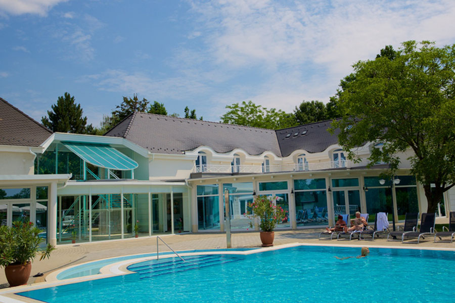 Szarvasi Szent Klára Gyógyfürdő bemutatkozás – Termálfürdő.hu